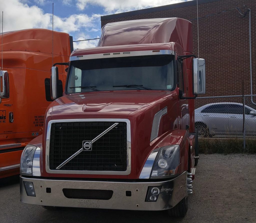 2009 Volvo 670 – Diesel Truck and Trailer Sales